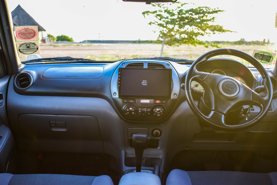 CONDUCIR EN ZANZÍBAR — ZanCars